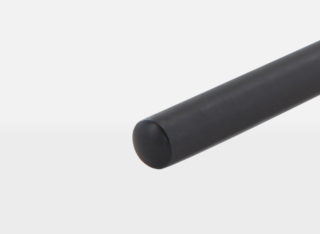 Matt schwarzer Bleistift, Holz schwarz durchgefärbt, Tauchkappe